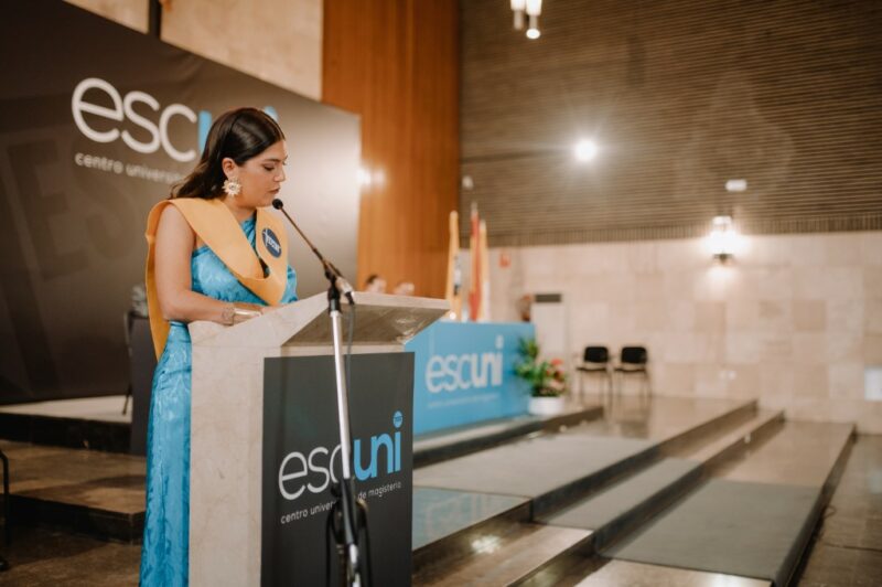 Graduación de Magisterio en Educación Infantil | ESCUNI